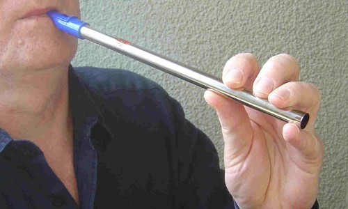 How to hold the pipe and tabor – Pipe and Tabor